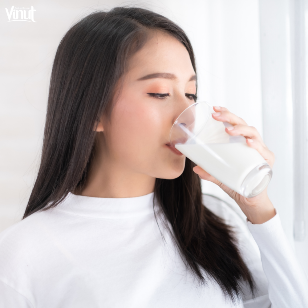 The Best Time to Drink Milk: A Complete Guide - Cojo Cojo